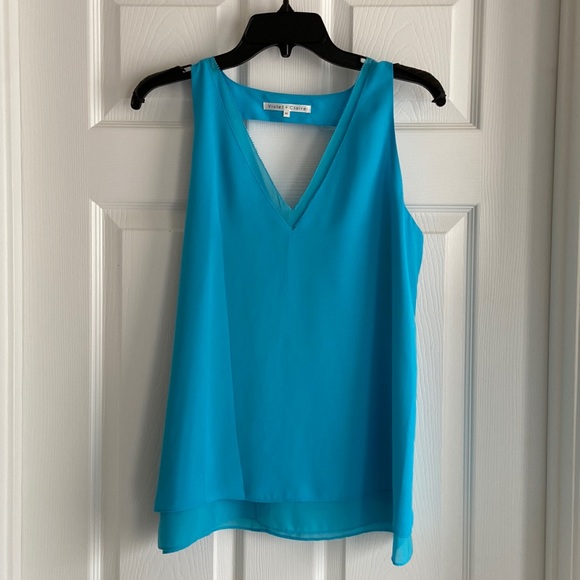 Violet & Claire | Tops | Flowy Sleeveless Top With Back Cutout | Poshmark